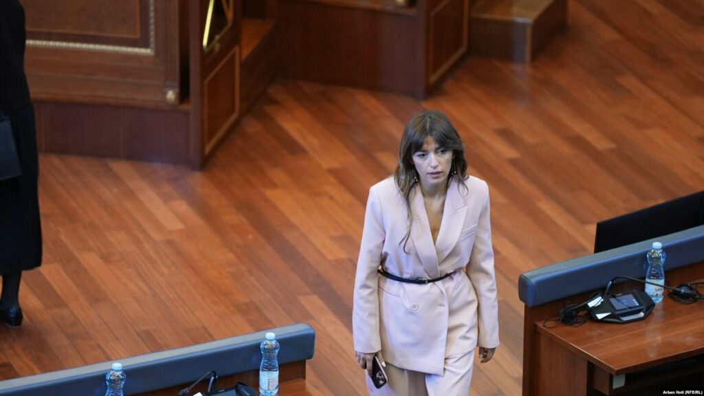 Nuk ia doli të bëhet kryeparlamentare, tash Albulena Haxhiu e thotë ...