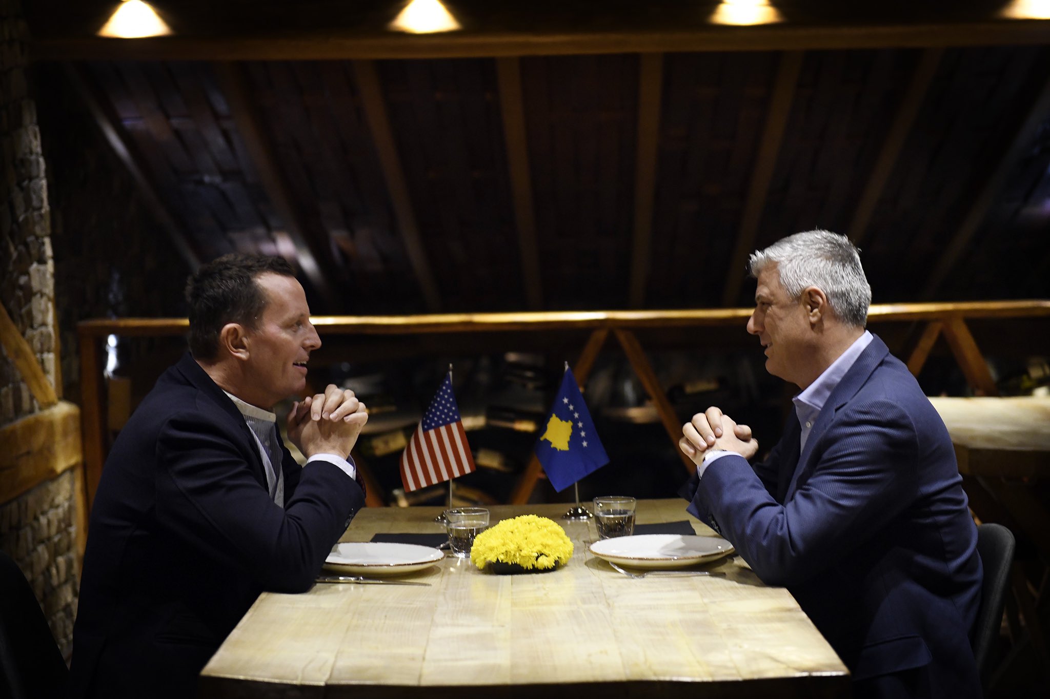 Grenell: E turpshme që Hashim Thaçi po mbahet në burg, Haga është e ...