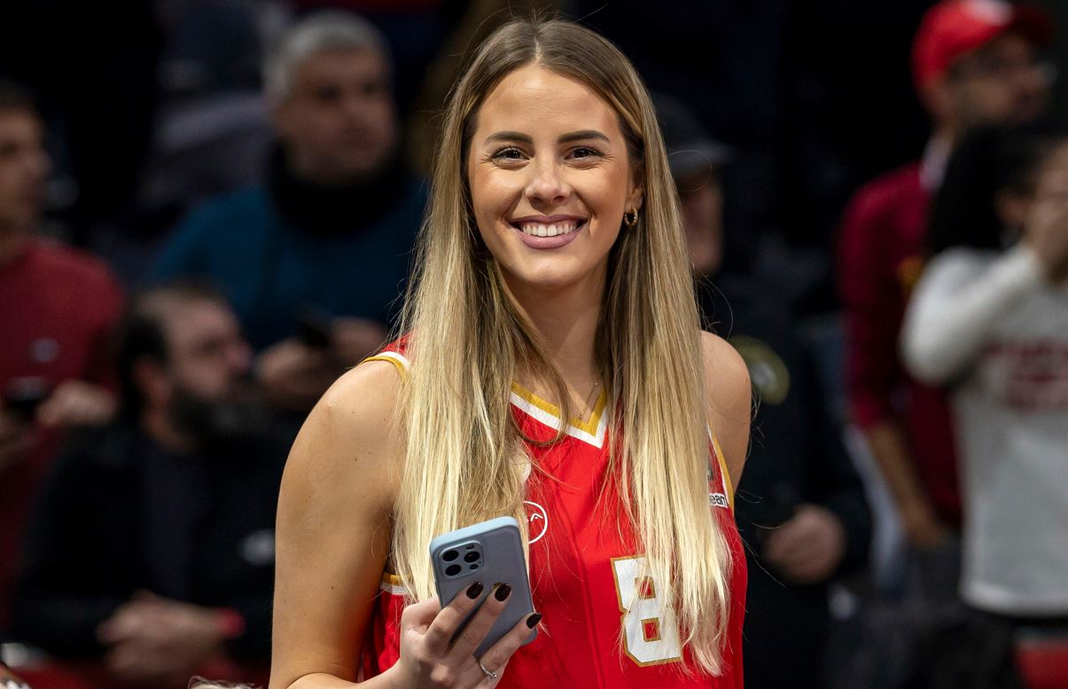 Volejbollistja serbe i reagon Dua Lipës pasi kjo u pajis me pasaportë ...