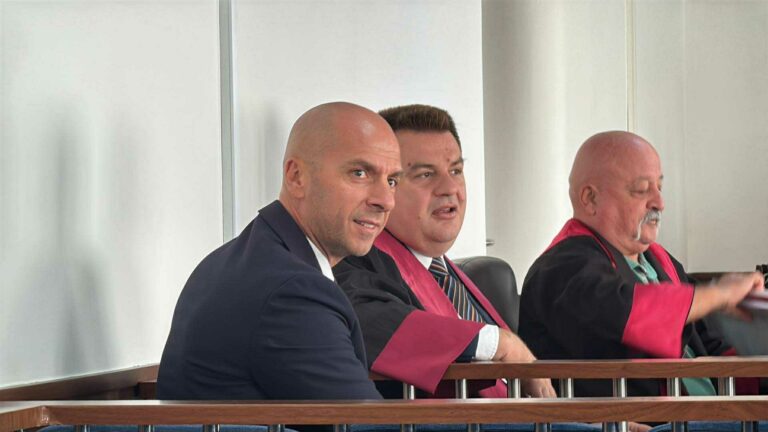 Slavko Simiq del para gjykatës për sulmin ndaj gazetareve ne veri ...
