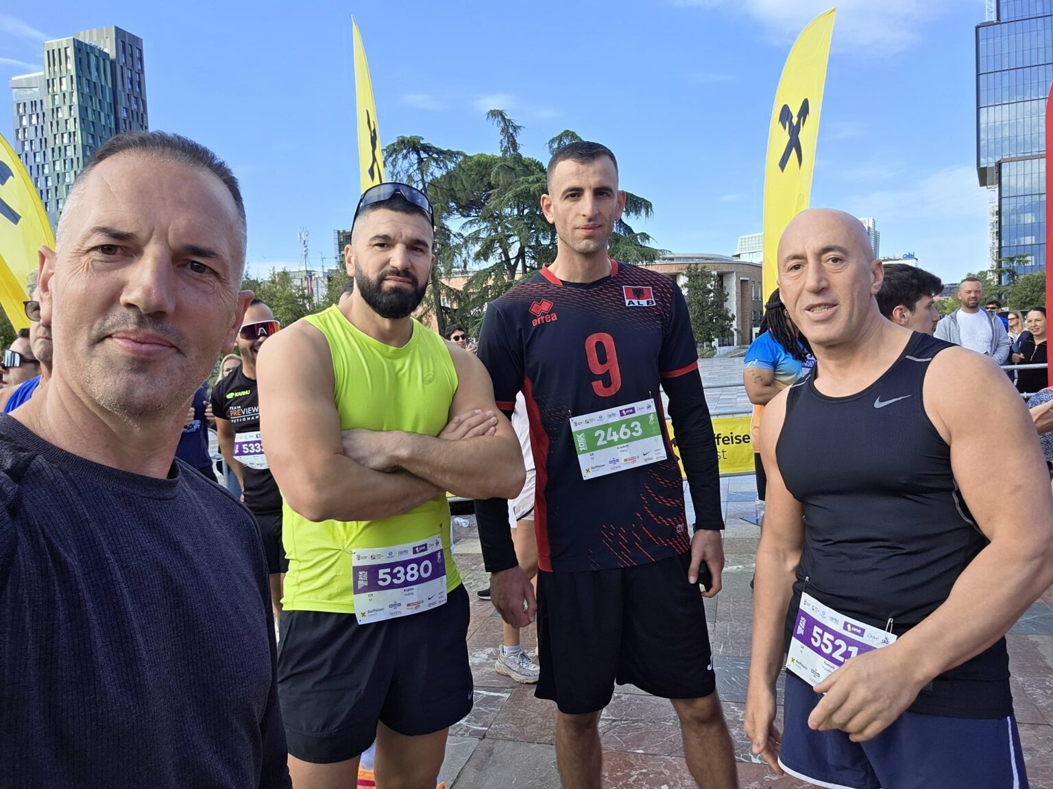 Haradinaj i bashkohet maratonës së Tiranës në vrapim - Gazeta Express