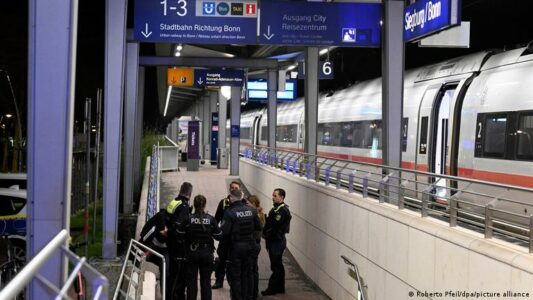 Incident në stacionin e trenit Siegburg/Bonn - Aksion i gjerë i ...