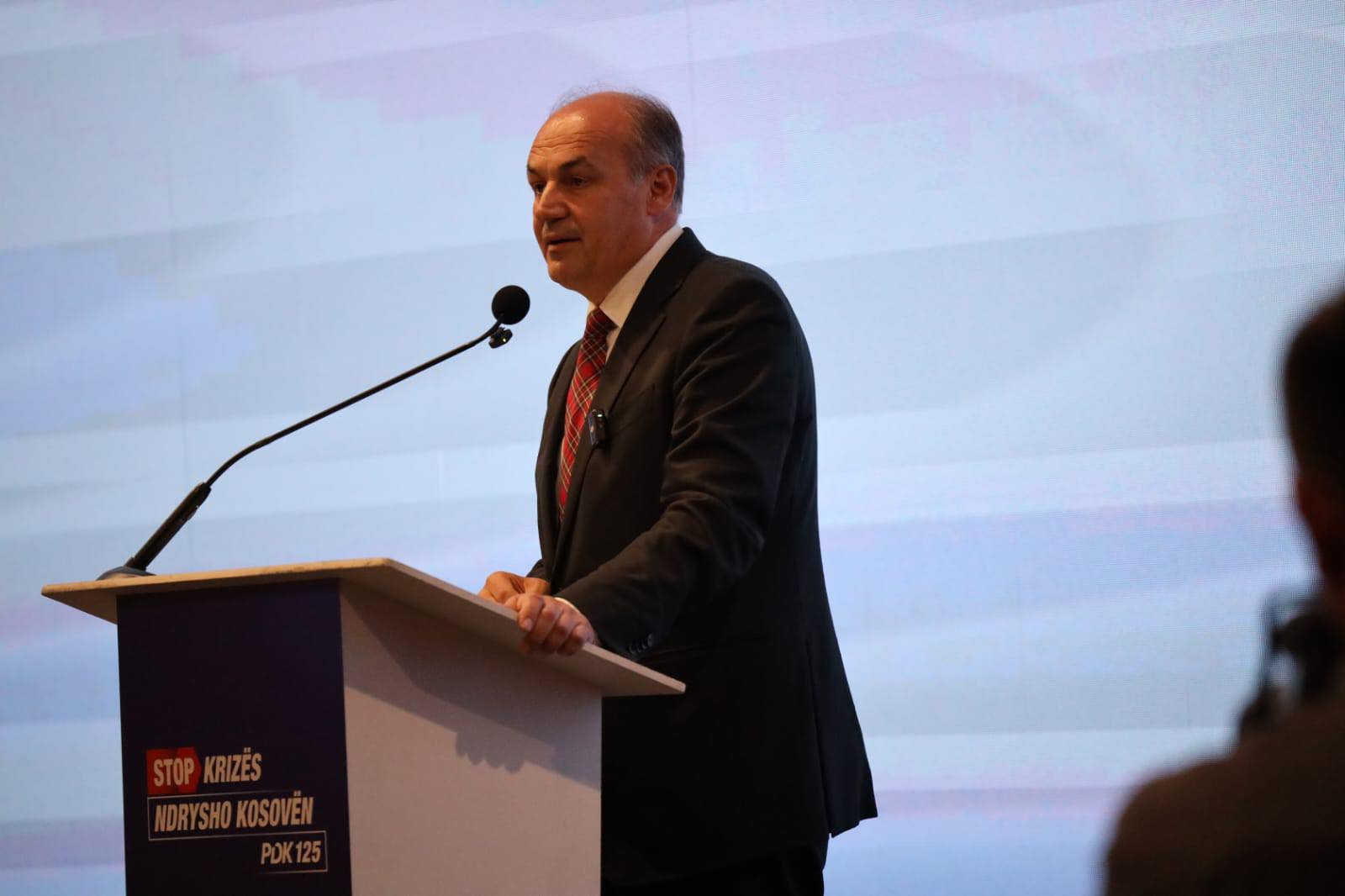 Enver Hoxhaj para mësimdhënësve: Ideja e pavarësisë ka lindur në ...